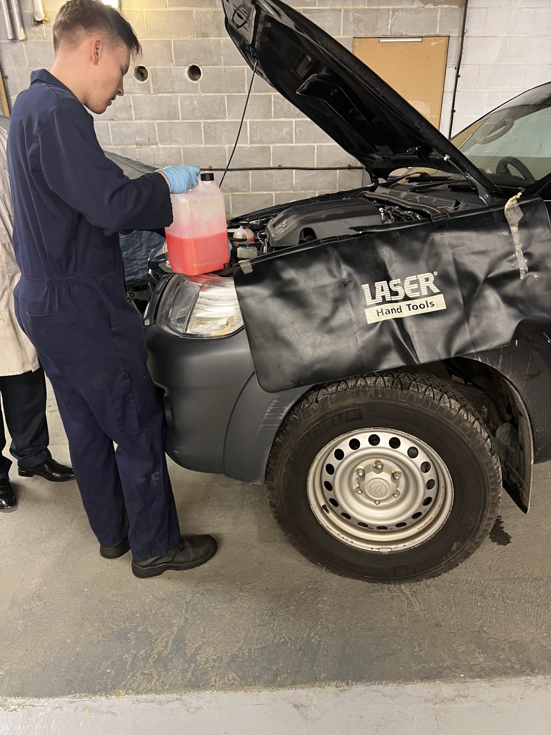 Motor Vehicle Students Take Part in Valeting Competition - Croydon College